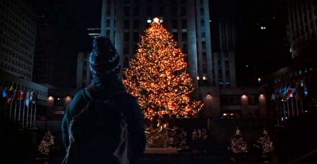 Home Alone 2: Lost in New York at Rockefeller Center Christmas tree ...